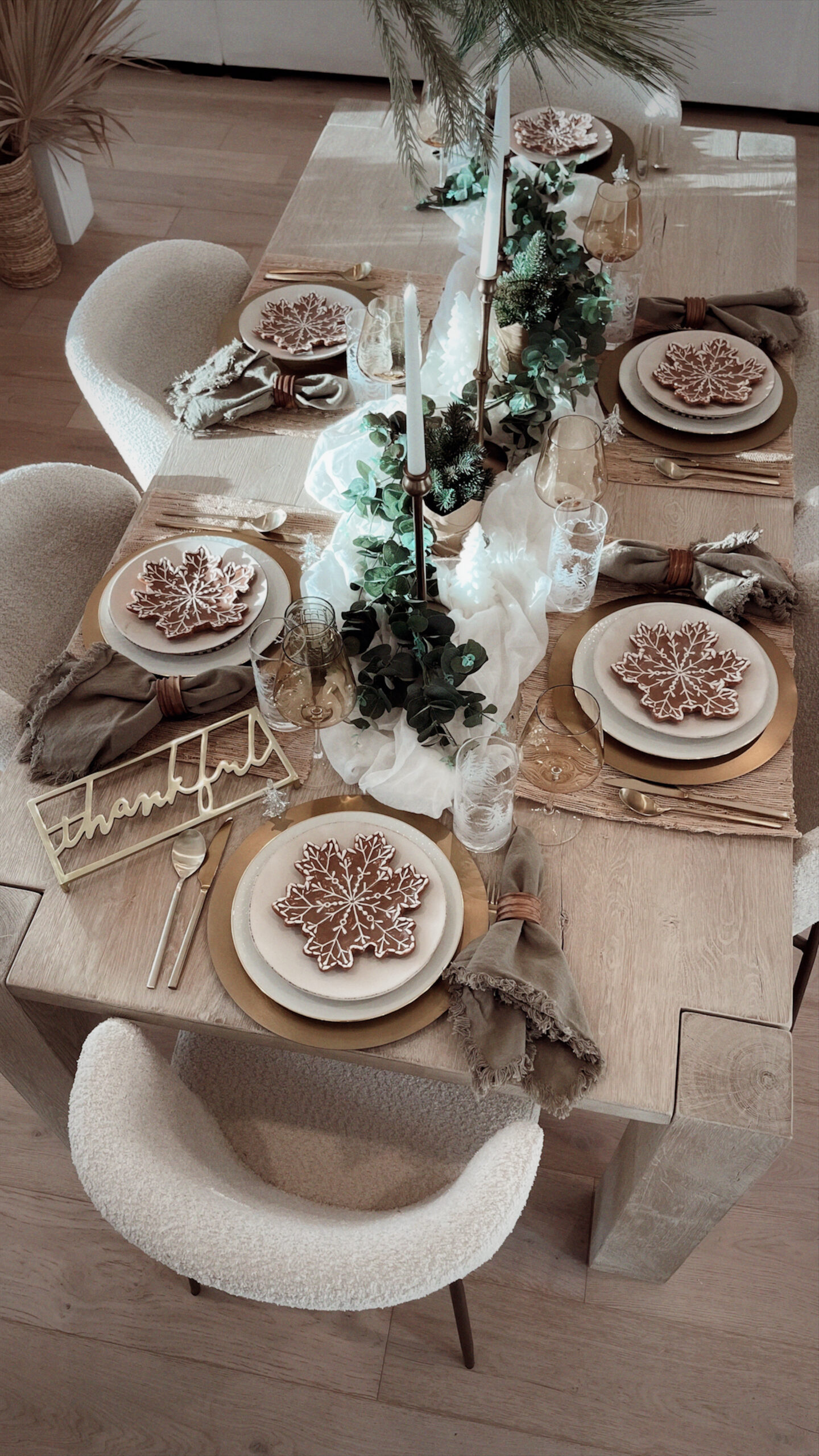 Holiday Neutral Tablescape 2023 | Jenn Jackson